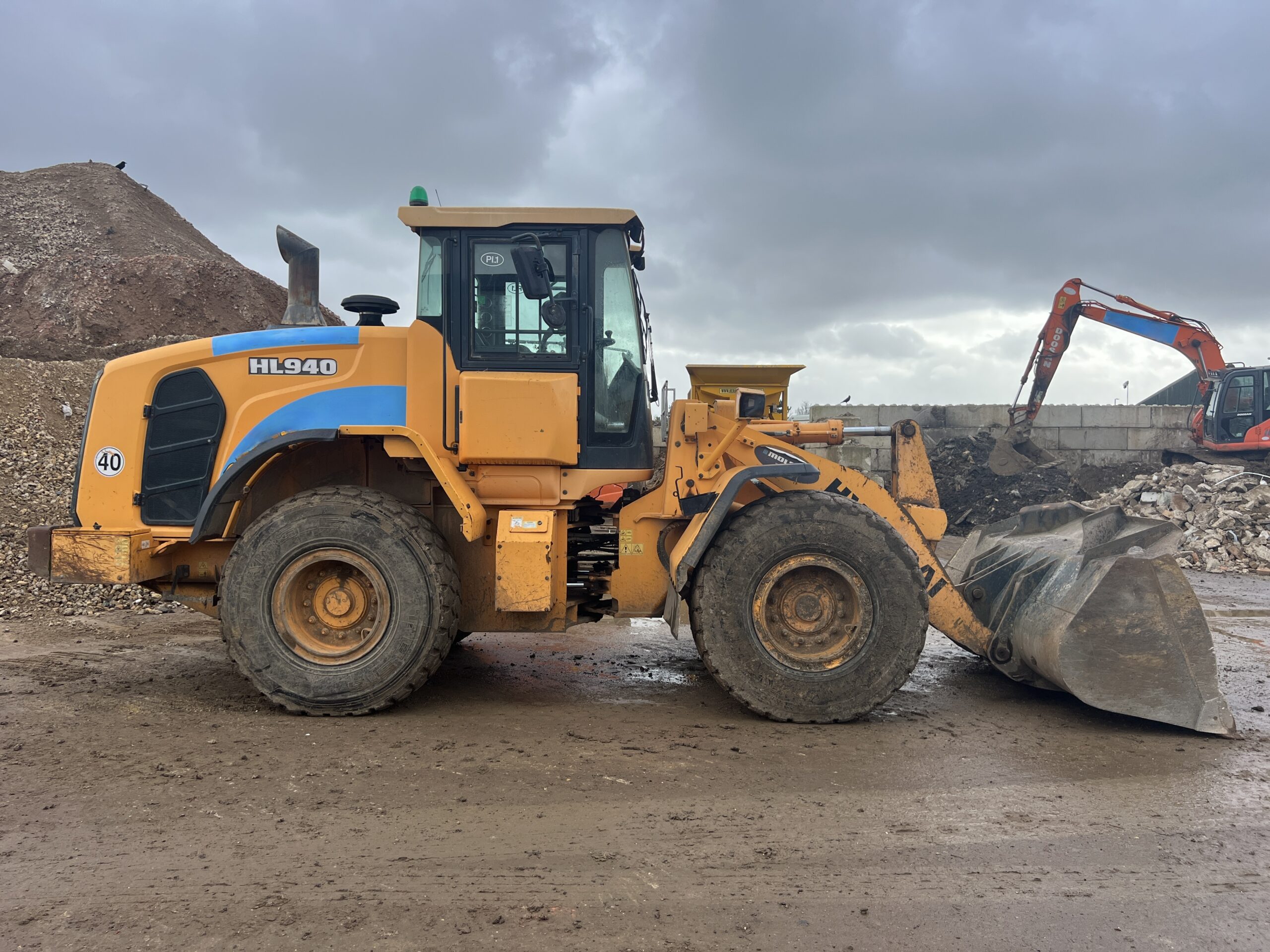 HYUNDAI HL940 LOADER - J Hawes LTD