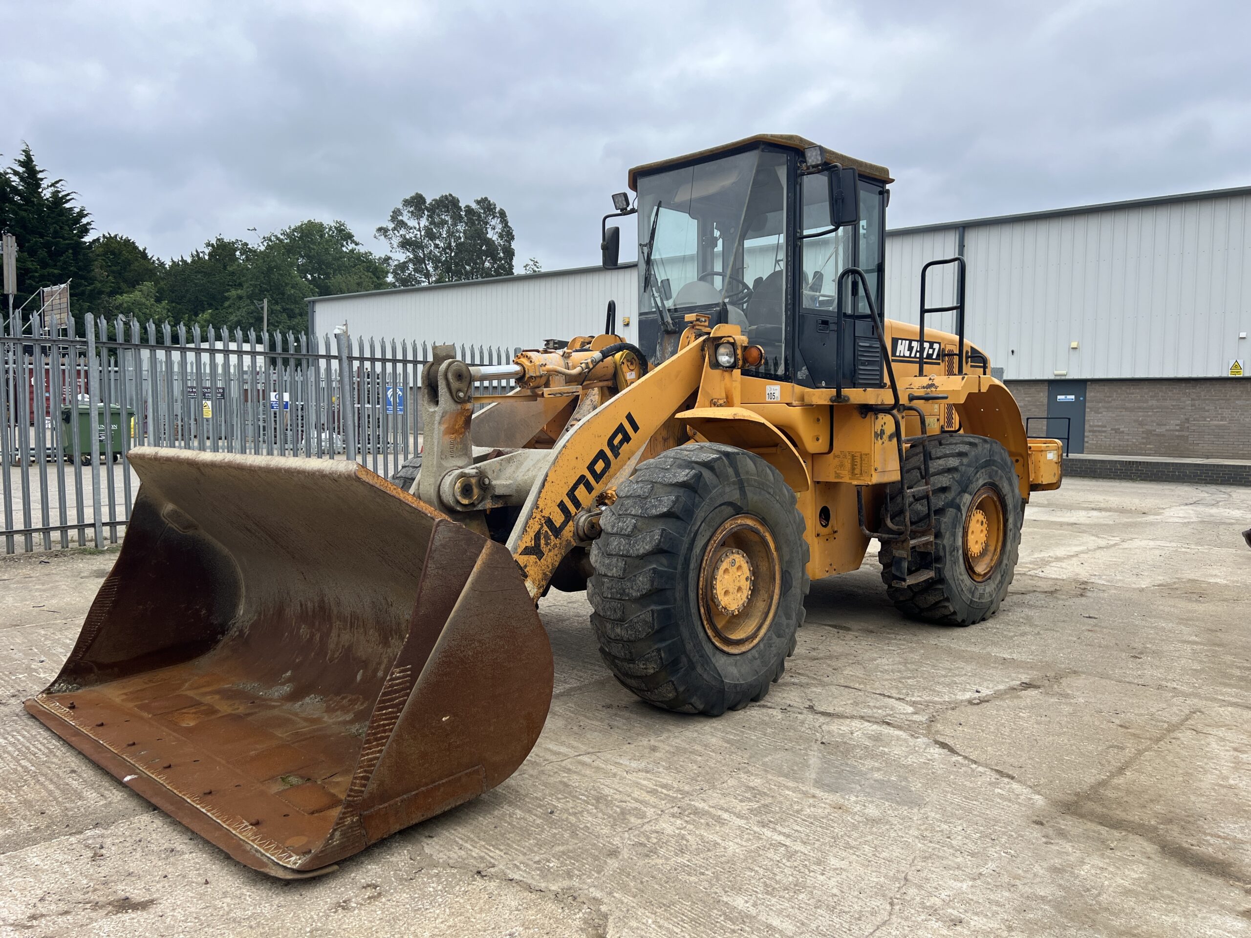 HYUNDAI HL757-7 SHOVEL - J Hawes LTD