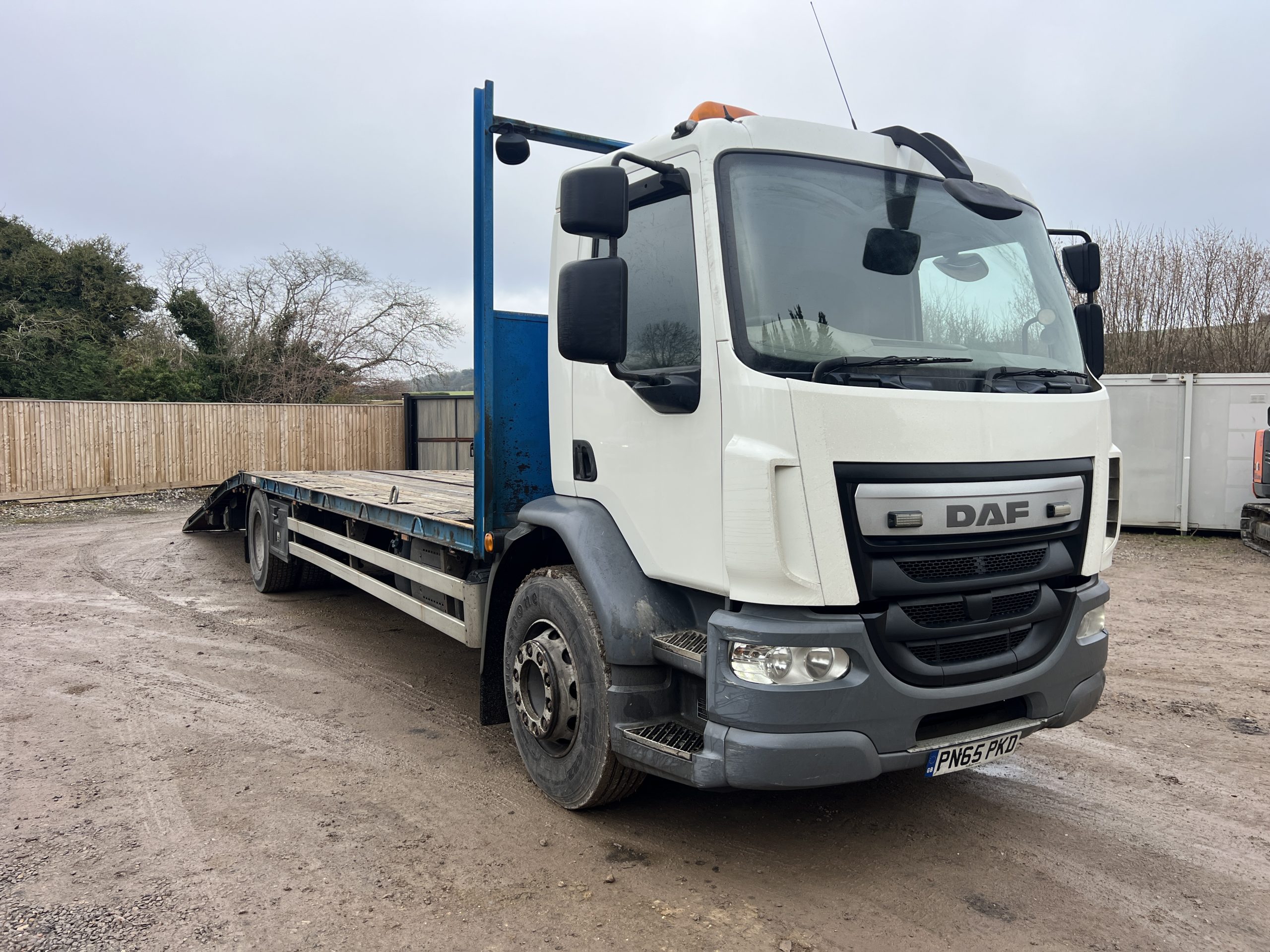 DAF LF 220 4X2 - J Hawes LTD