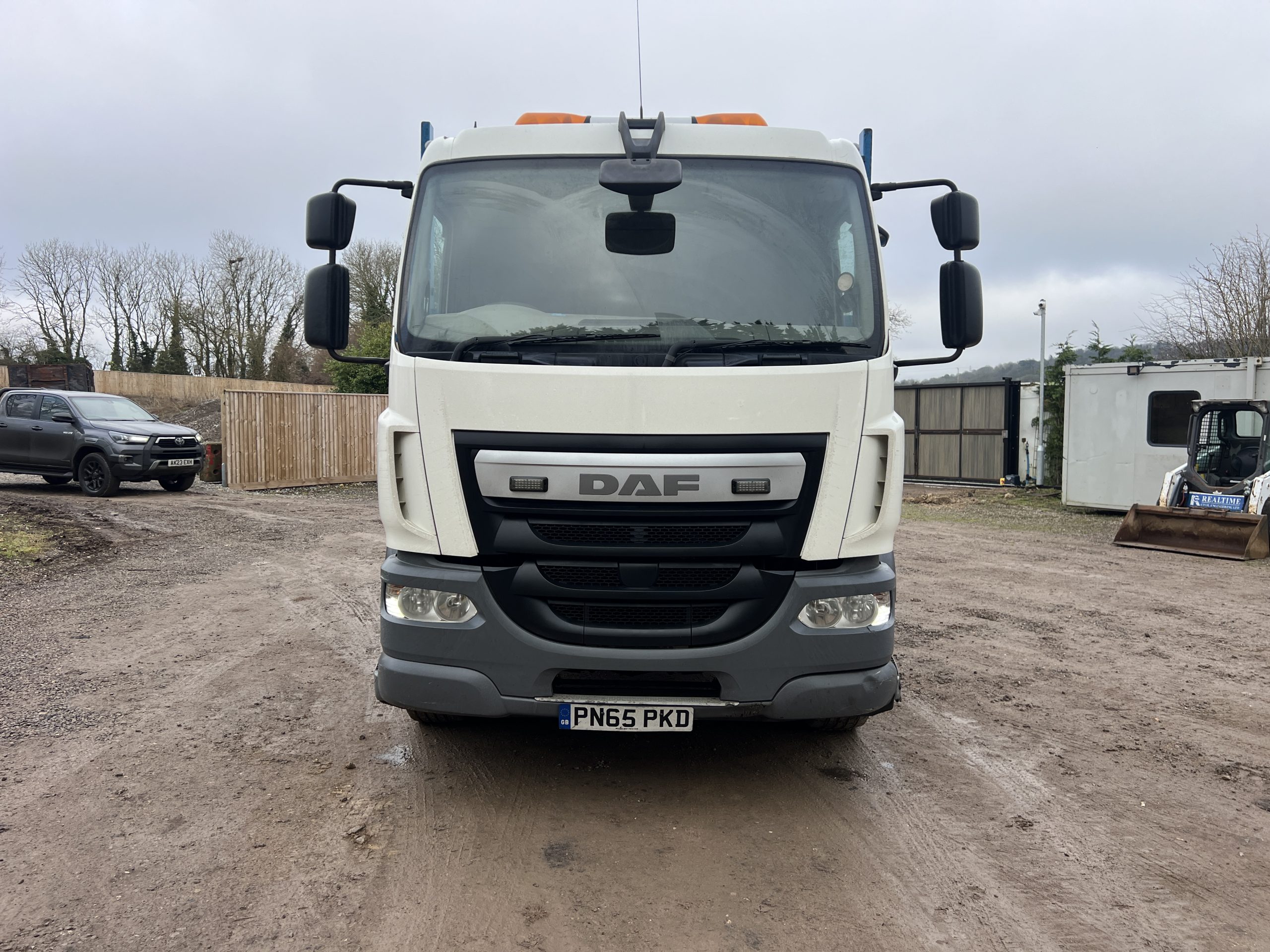 DAF LF 220 4X2 - J Hawes LTD