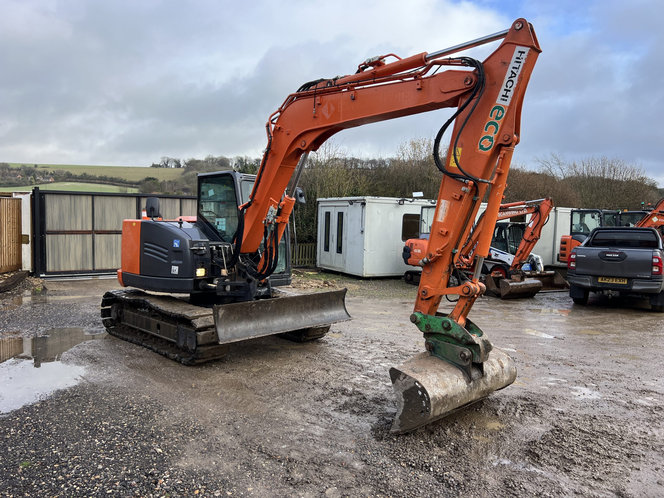 HITACHI ZX85USB-5A - J Hawes LTD