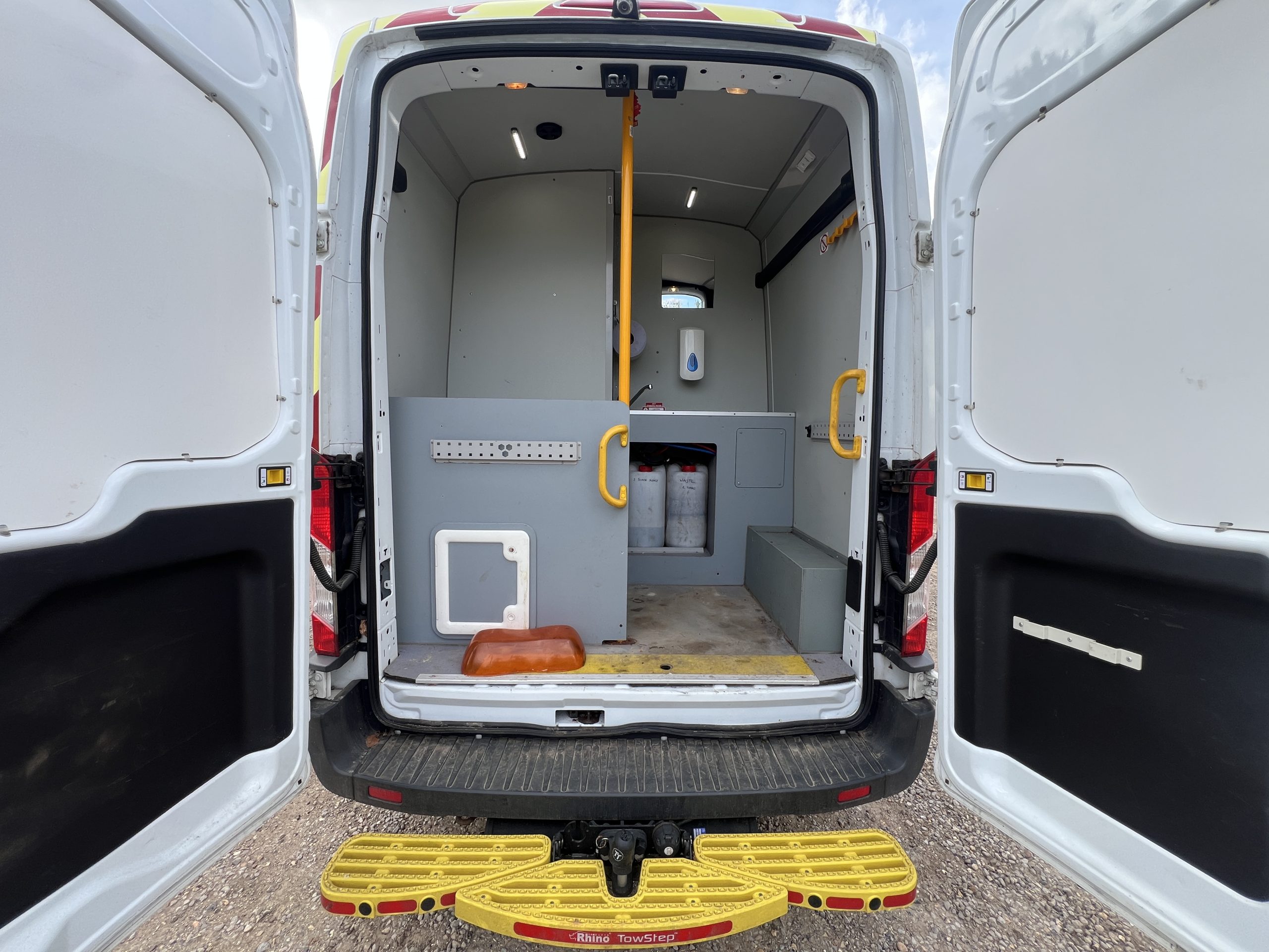 FORD TRANSIT 350 WELFARE - J Hawes LTD