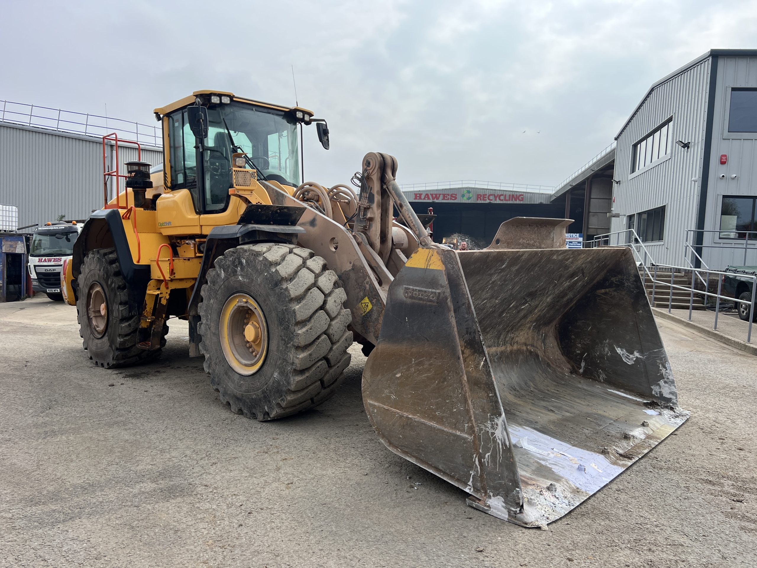 VOLVO L180H LOADER - J Hawes LTD