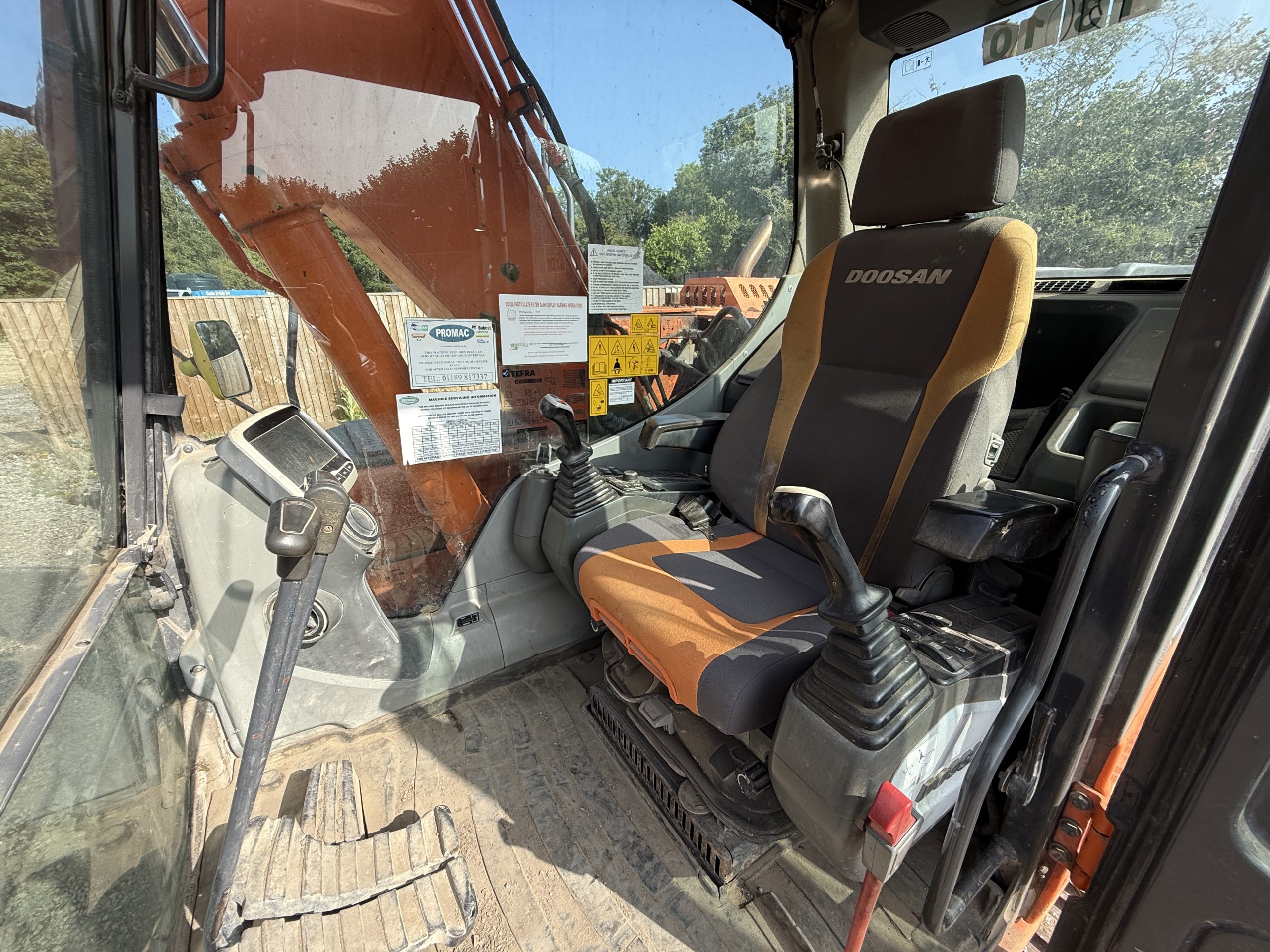 14T DOOSAN DX140LC-3 - J Hawes LTD